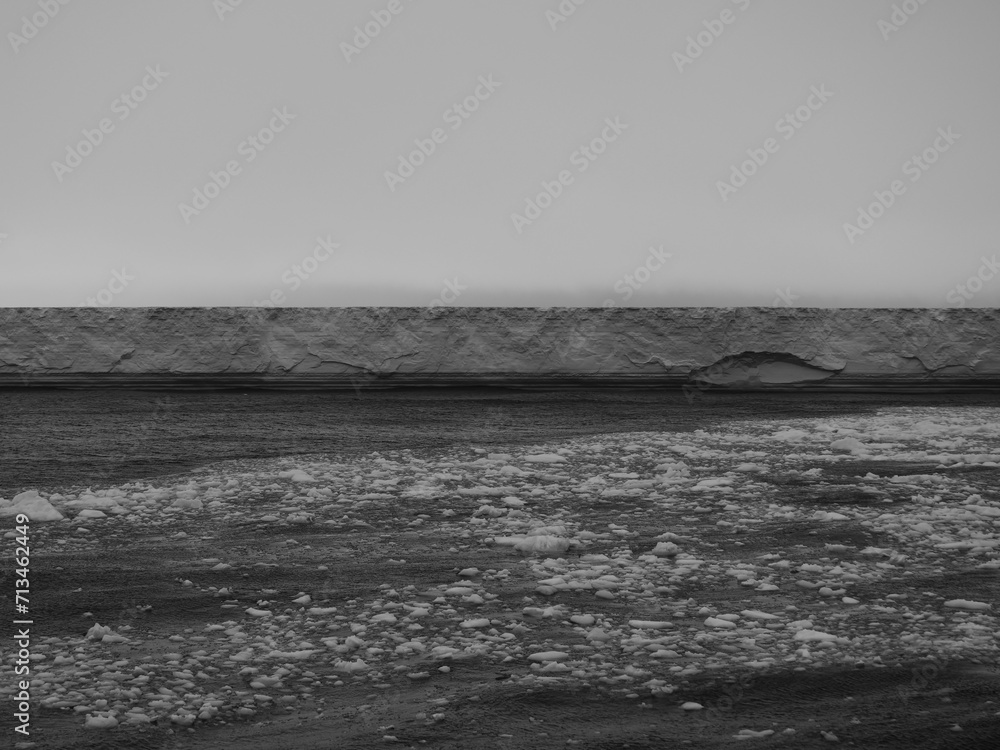 Die Reste des einst größten Eisbergs der Welt, A76a, in der Scotiasee ...