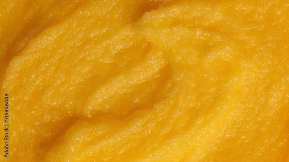 Vidéo Stock Smoothies from fresh fruits and berries. Ice cream texture ...