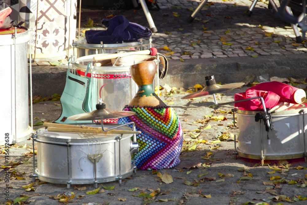 Xequerê - O xequerê, também conhecido como abê ou agbê, é um ...