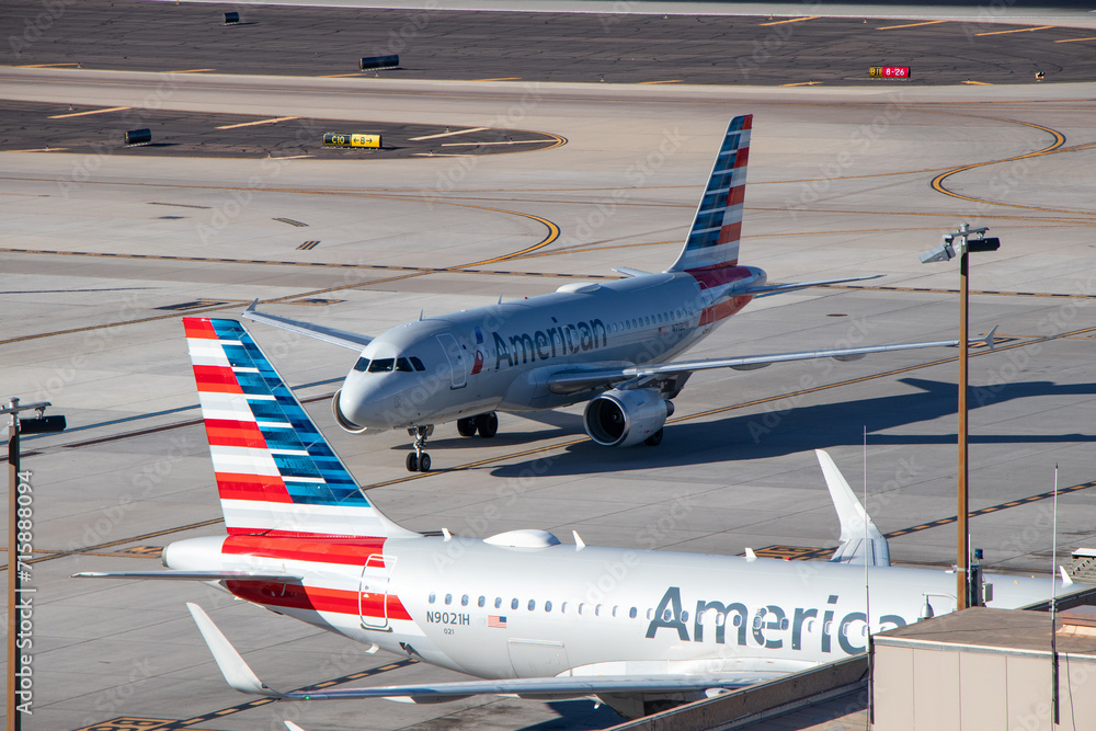 Aerial view of an American Airlines Airbus A319 and an American ...