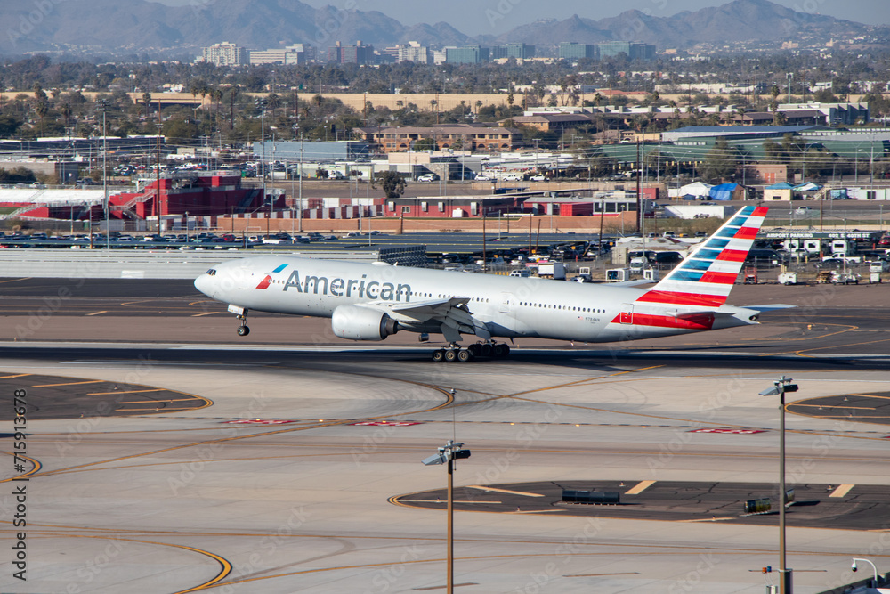 American Airlines Boeing 777 at Phoenix Sky Harbor International ...