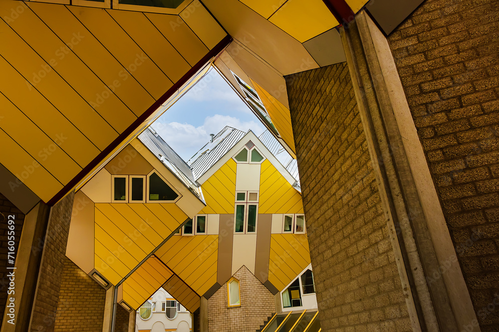 Famous houses built in Rotterdam - Cube houses (Kubuswoningen ...
