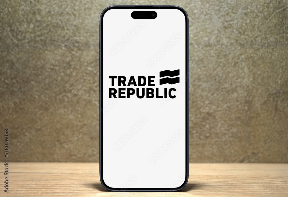 Foto Stock Trade Republic Logo wird auf einem Smartphone angezeigt, Broker, Trading, Investieren ...