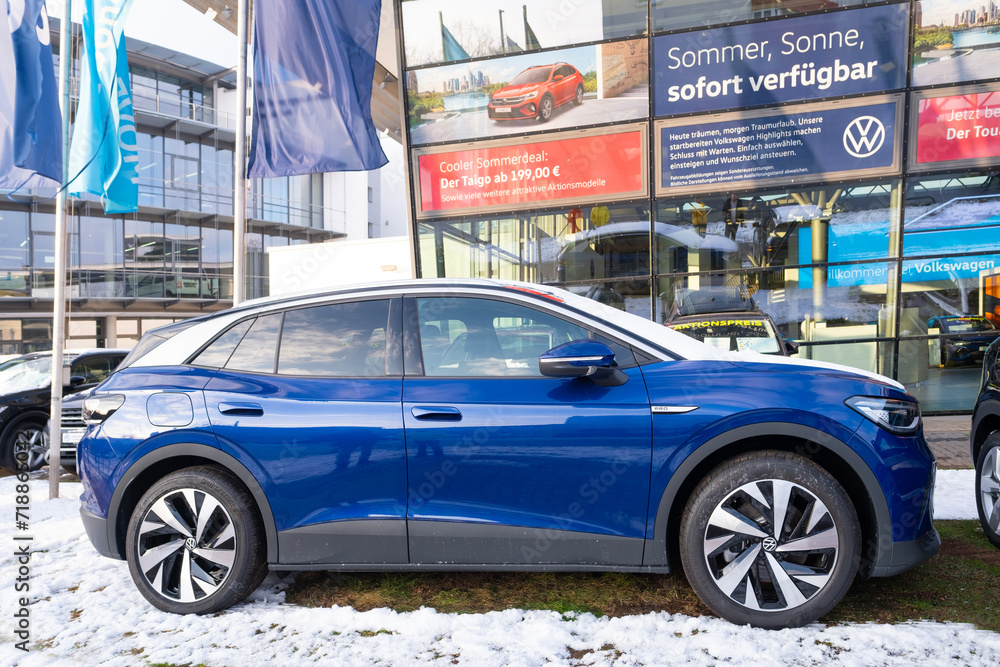 blue electric car, German crossover Volkswagen ID.4, Volkswagen Group ...