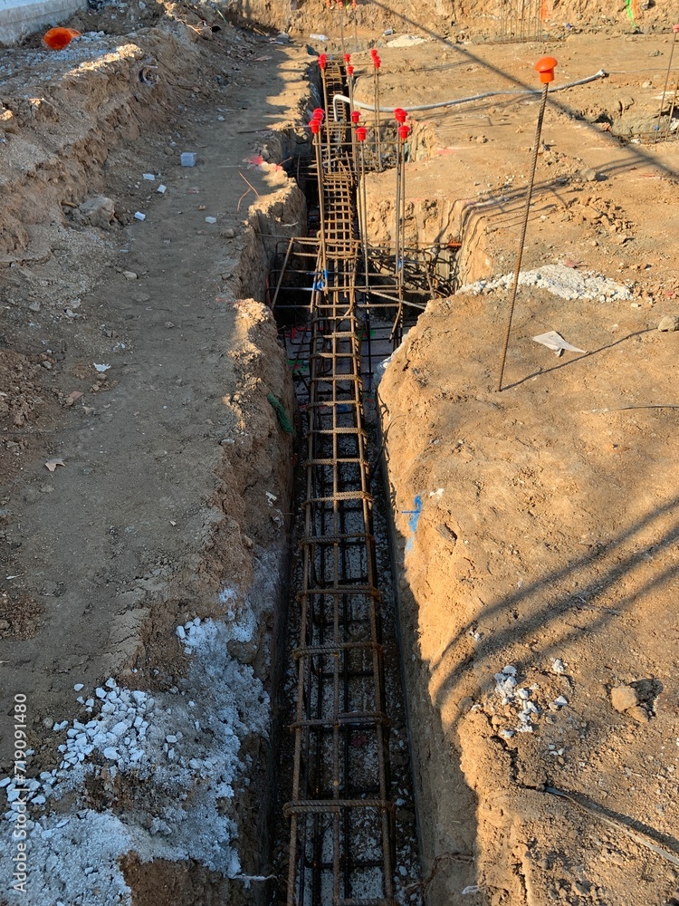 Monolithic reinforced concrete foundations for the construction of a ...