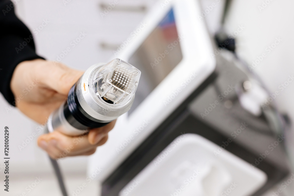 Cosmetology medical device for radiofrequency lifting procedure for ...