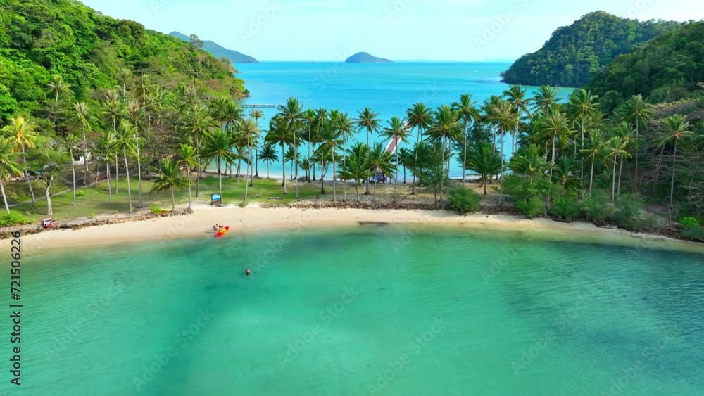 Vidéo Stock An aerial view reveals a breathtaking tropical island with ...