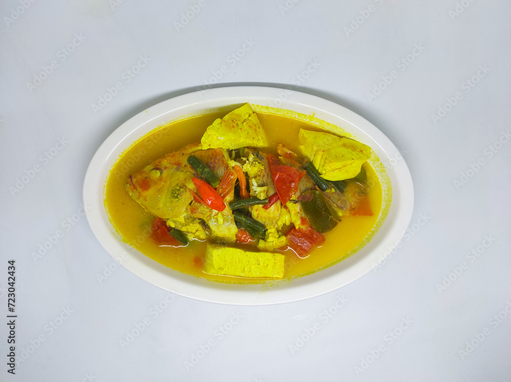 Tilapia fish in yellow sauce or Turmeric Tilapia Fish Soup ...