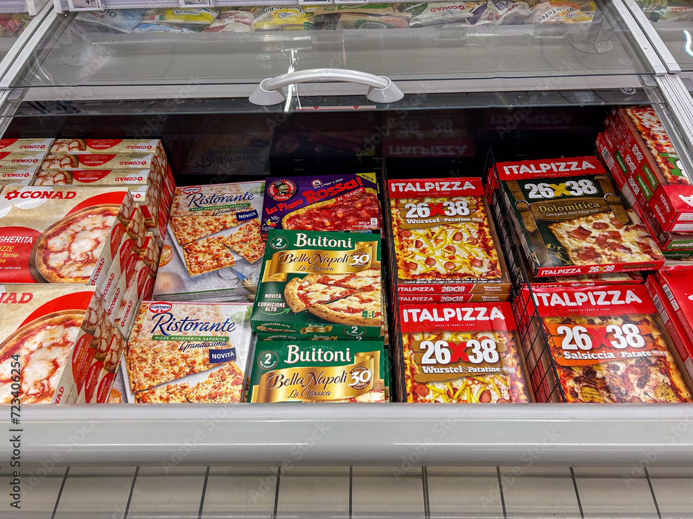 Italy - January 26, 2024: Pre-cooked frozen pizza in packs of various ...