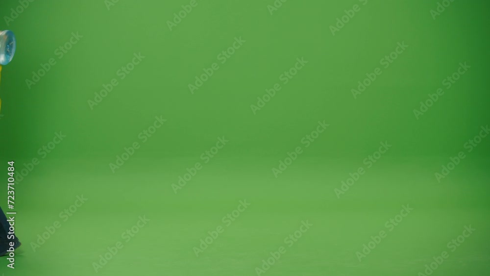 Green Screen Food Delivery Person in Yellow Uniform Brings on Shoulder ...
