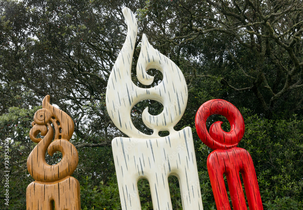 Maori art. Sculptures and objects. At the modern art park Devonport ...