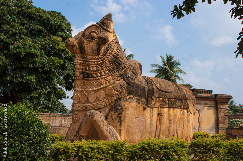 Massive Nandi cow statue at Brihadisvara Temple, Gangaikonda Cholapuram ...