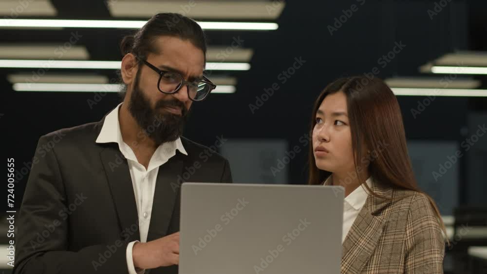 Vidéo Stock Indian businessman boss leader reprimanding Korean female ...