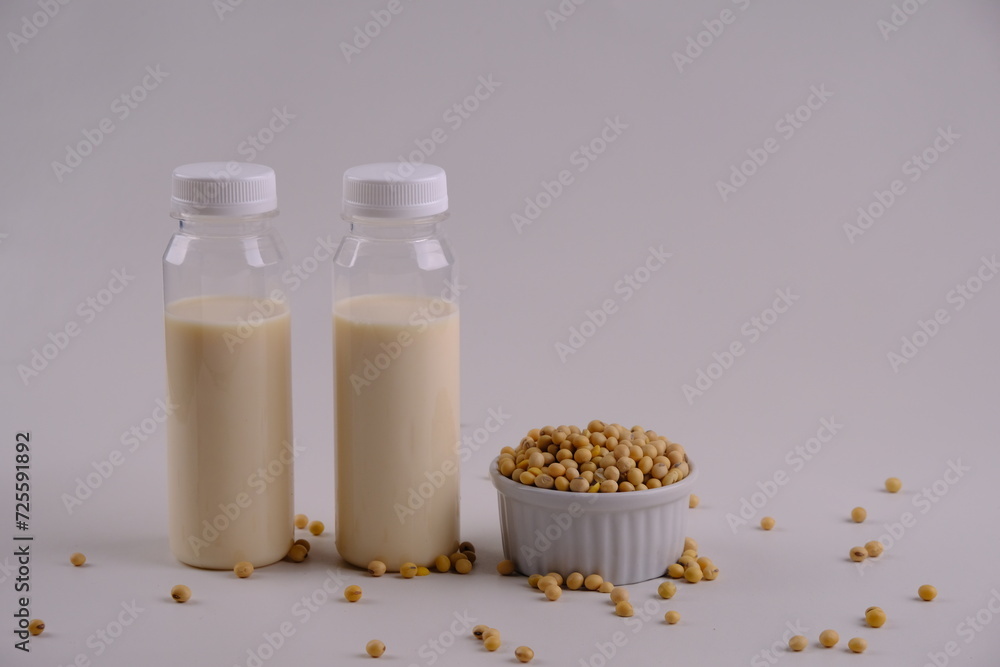 Stockfoto Susu Kedelai, soy milk served in a clear plastic bottle ...