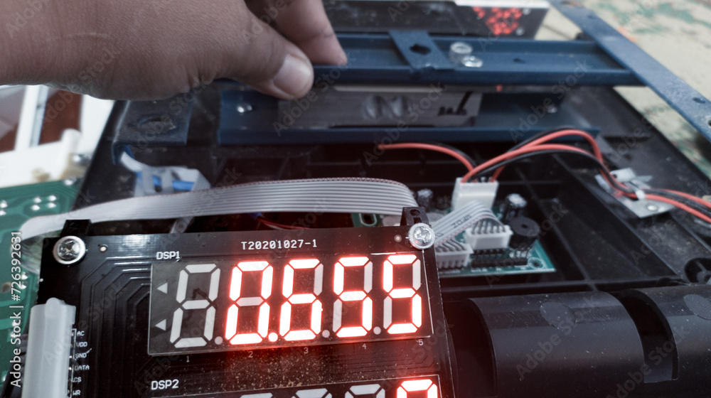 Checking cable circuit control the seven segment display on digital ...