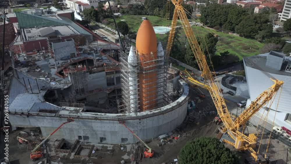 Construction site of Endeavor Space Shuttle, rocket boosters and tank ...
