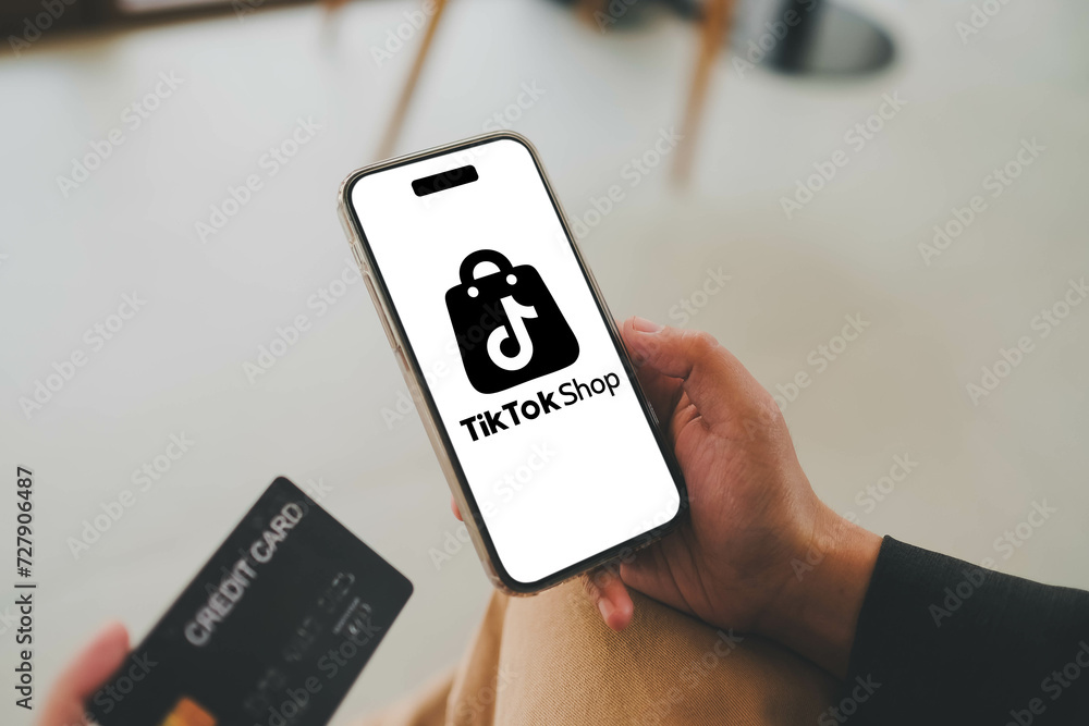 Bangkok. Thailand. FEB 5,2024 : A woman holding a Iphone 15 Pro with ...