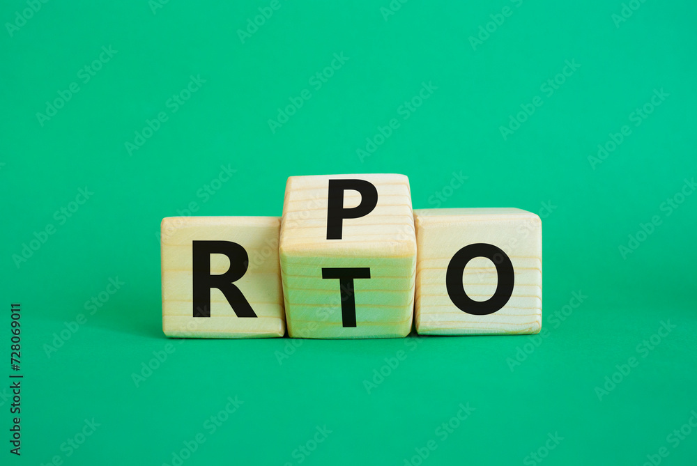 RPO vs RTO symbol. Wooden cubes with words RTO to RPO. Beautiful green ...