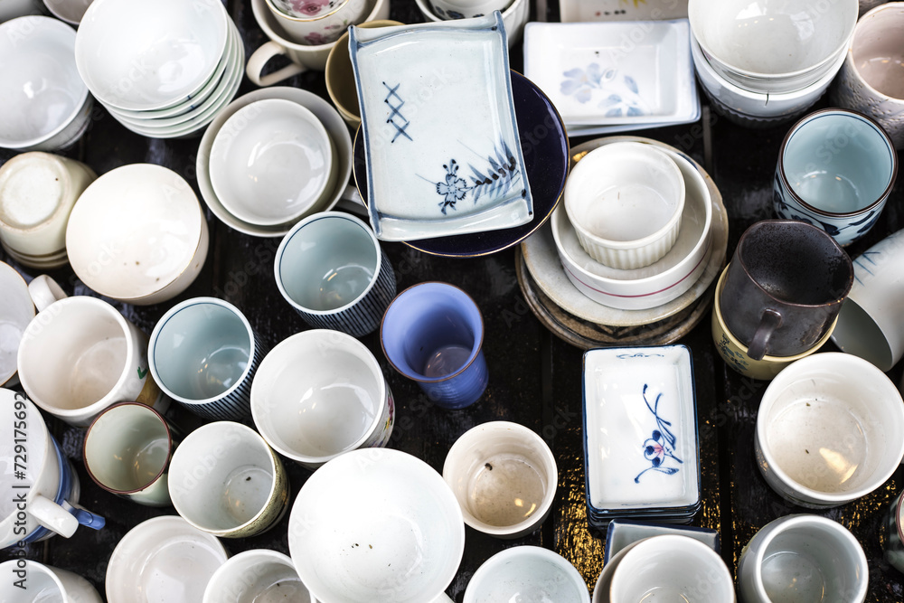 Pottery has been used in the construction of buildings, mansions and ...