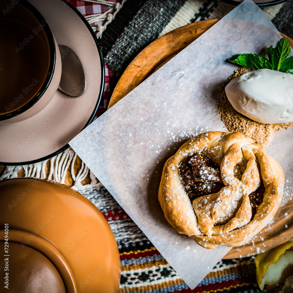 Feteer meshaltet - Feteer (Egyptian Pie), It consists of many thin ...