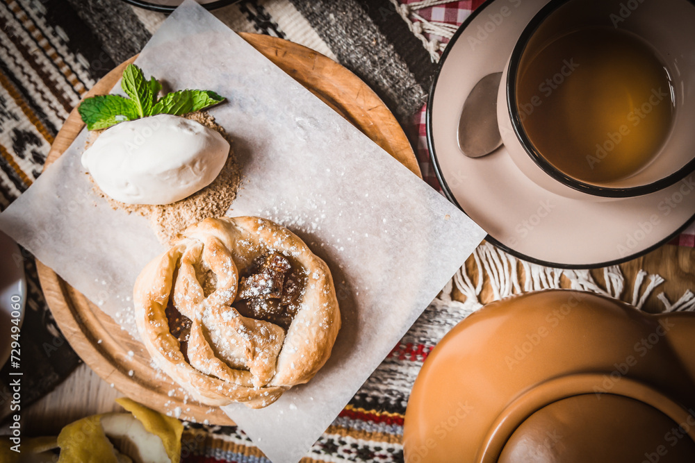 Feteer meshaltet - Feteer (Egyptian Pie), It consists of many thin ...