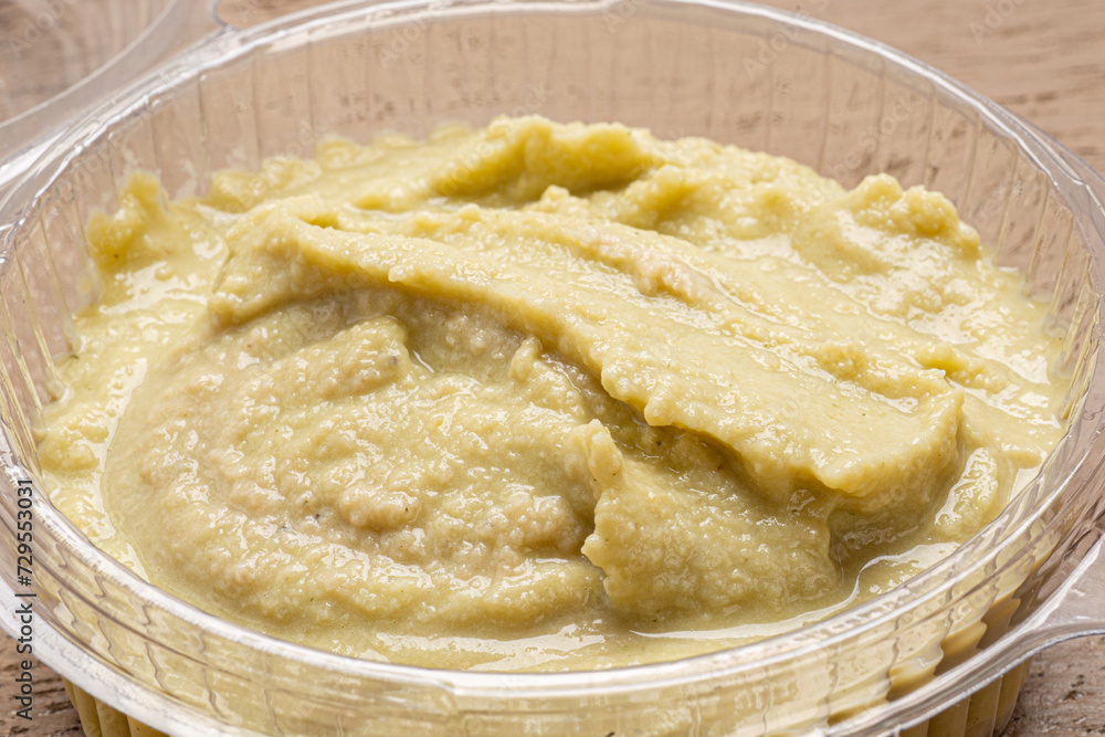 Fotografia do Stock: Pastas arabes para comer com pão pita., o ...