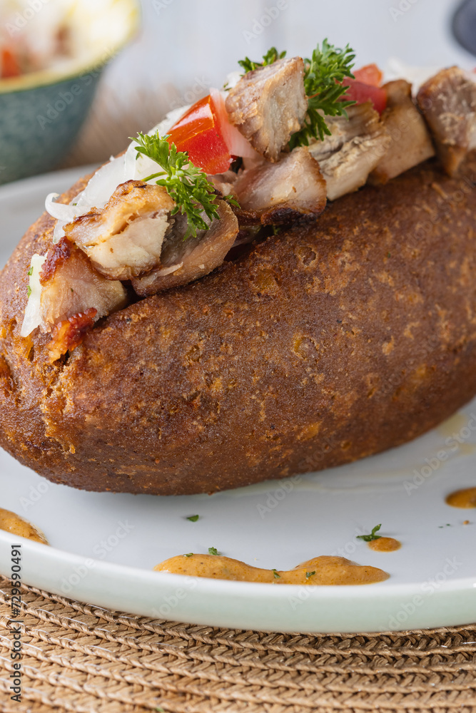 Corviche de verde relleno de carne de chancho en su interior con ...