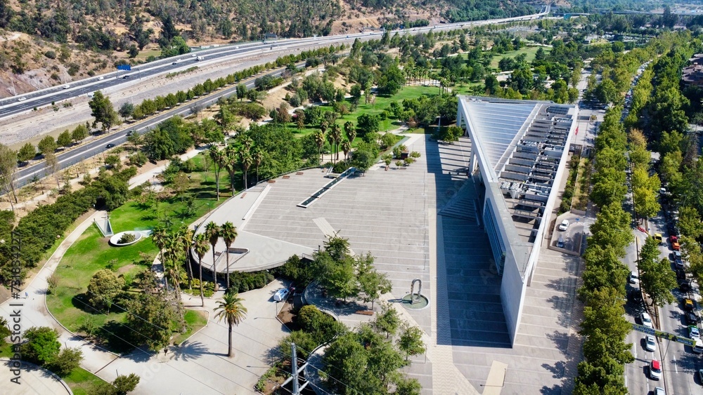 Vista Aérea del Parque Bicentenario y Municipalidad de Vitacura Stock ...