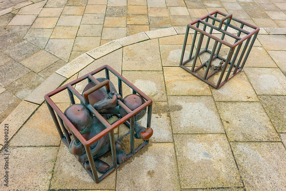 23 cartoons like sculptures by American sculptor Tom Otterness on ...