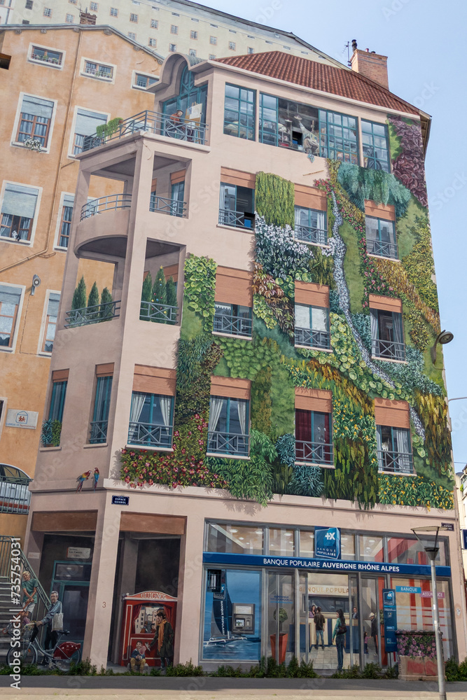 Mur des Canuts paint in the Croix-Rousse district huge mural realistic ...