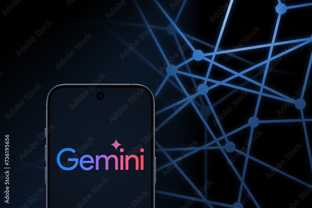 Foto de Gemini Logo shown on a modern smartphone in front of connected ...