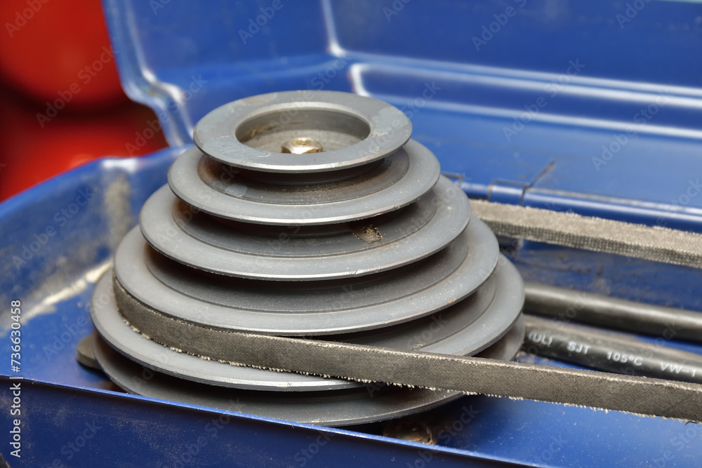 Drill press power transmission. V belt and sheaves. Multiple diameter ...