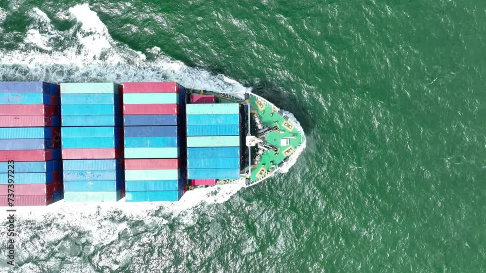 Vidéo Stock top view Cargo Container ship in the ocean ship carrying ...