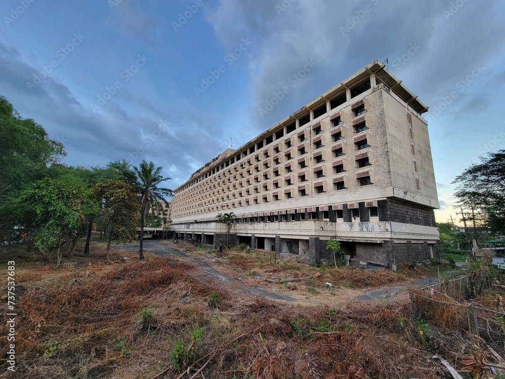 Abandoned Hotel (Philippine Village Hotel) at Ninoy Aquino ...