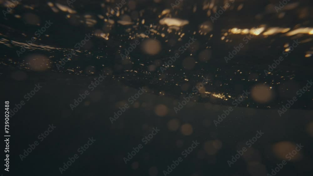 Vidéo Stock SLOW MOTION UNDERWATER, LENS FLARE: Crystal clear ocean ...