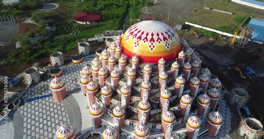 Vidéo Stock The Dome 99 Asmaul Husna Mosque is a mosque located in ...