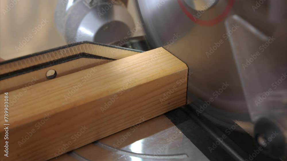 Vidéo Stock Explore the cutting-edge technology of a circular saw as it ...