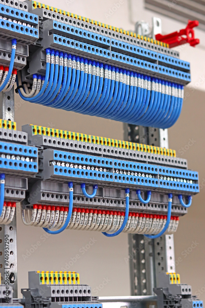 Electrical pass-through terminals for connecting copper mounting wires ...