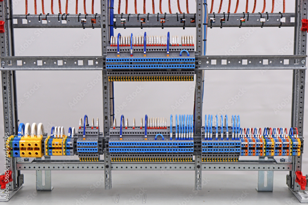 Foto de Electrical pass-through terminals for connecting copper ...