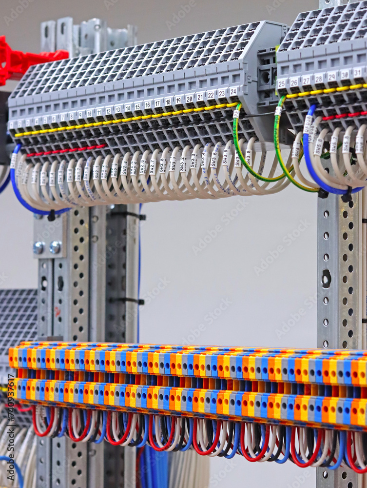 Foto de Electrical pass-through terminals for connecting copper ...