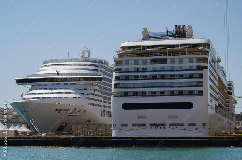 Modern cruise ship cruiseship liner maintenance repair modernization ...