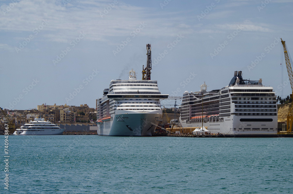 Modern cruise ship cruiseship liner maintenance repair modernization ...