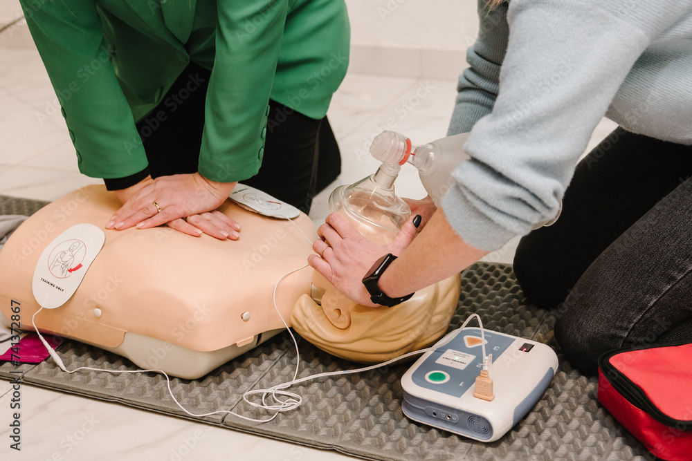 Automated external defibrillator device, AED with training dummy ...