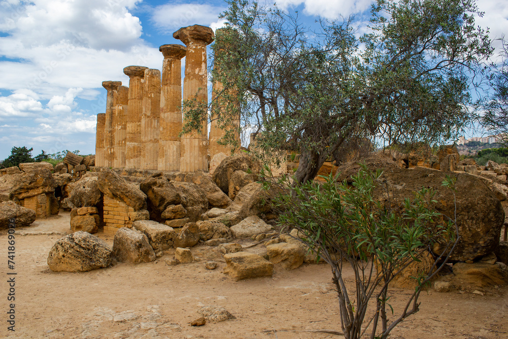 Ruinas de Akragas, Agrigento, Sicilia, Templo de Eracle o Hercules ...