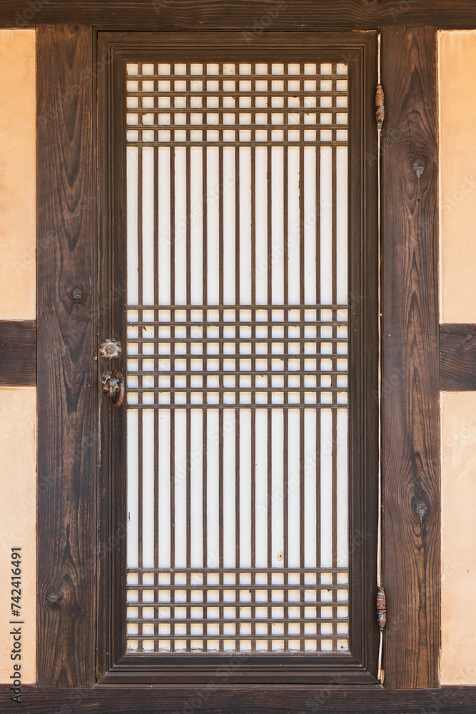 'Changhoji door' of a traditional Korean house. Hanji, Changhoji, Hanok ...