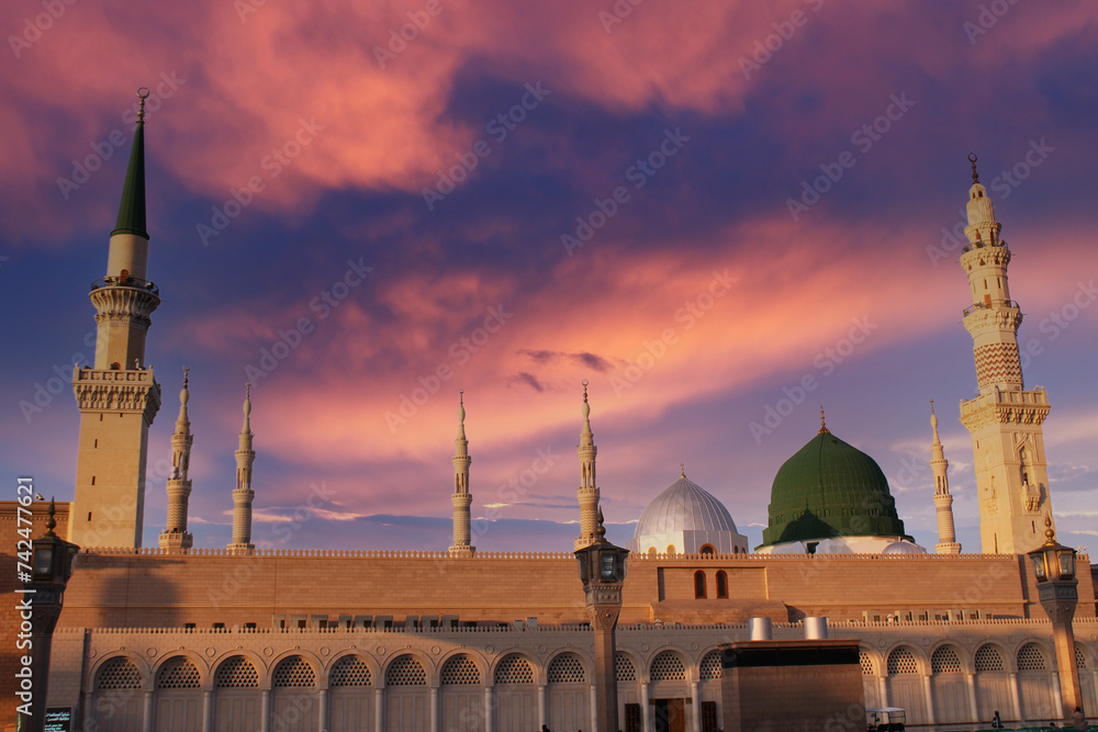 Green Mosque Wallpaper Green Dome Of Masjid An Nabawi With Beautiful