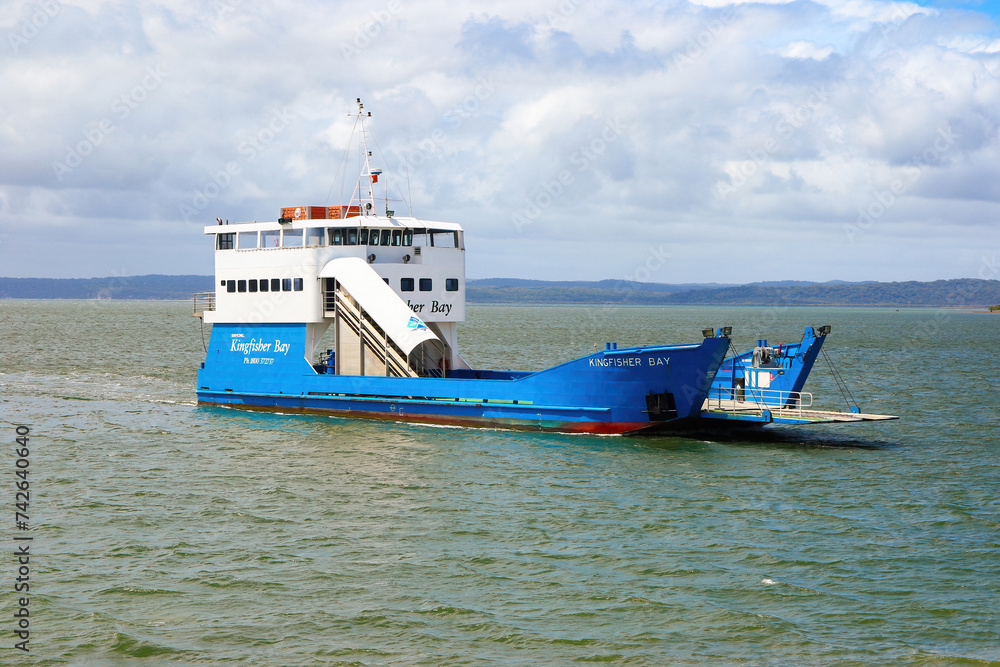 Car and passenger ferry of Kingfisher Bay, crossing from Bingham in ...