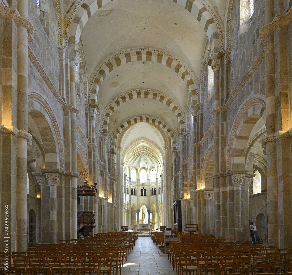 Basilica Ste Madeleine of Vezelay - France, Burgundy, UNESCO World ...