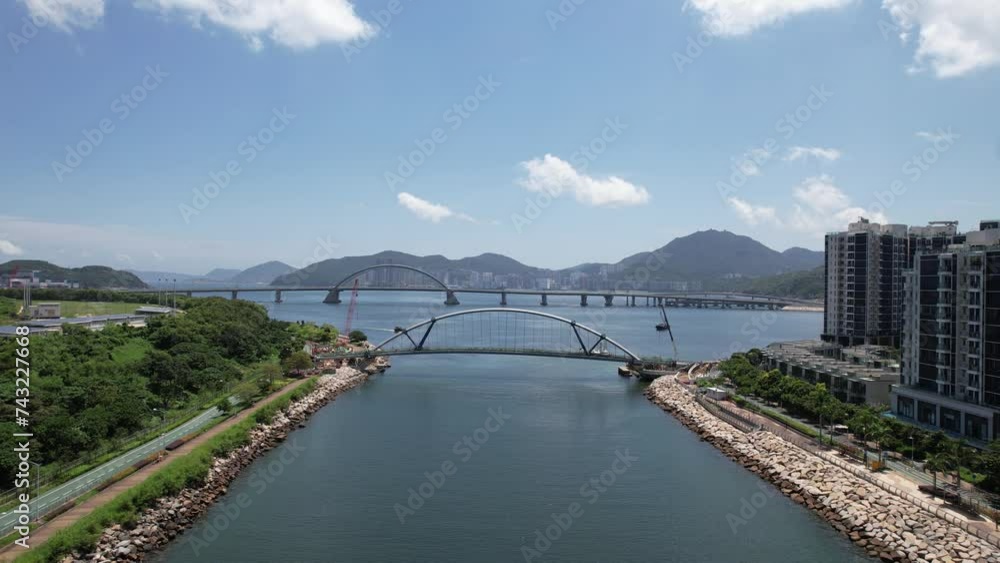 Vidéo Stock Hong Kong Tseung Kwan O Cross Bay Link Prefabricated steel ...