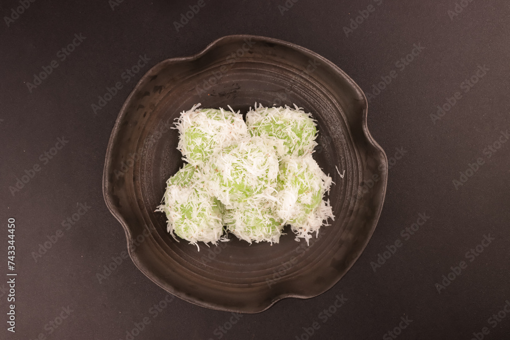 Pichi-Pichi or Pitsi-Pitsi is a Filipino Dessert made from Steamed ...